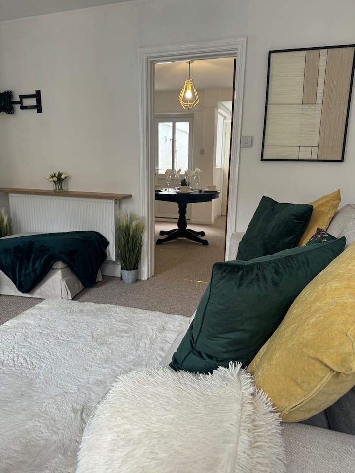 Cosy Terraced House (Pets) - Shrewsbury