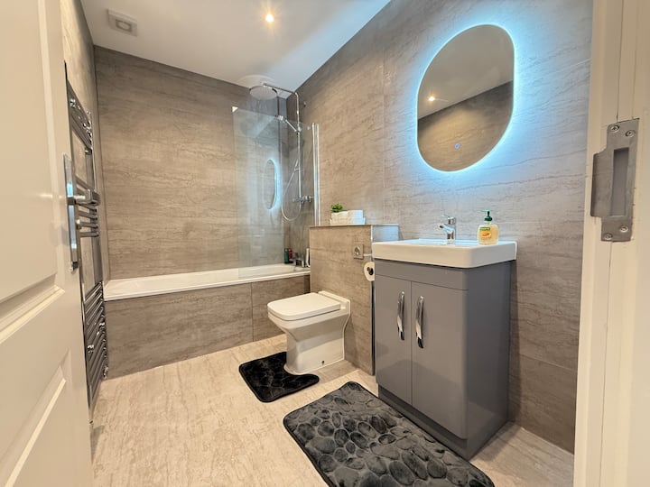 Cosy Brand New 2-bed | Quiet, Private Garden - Aéroport de Londres Heathrow (LHR)