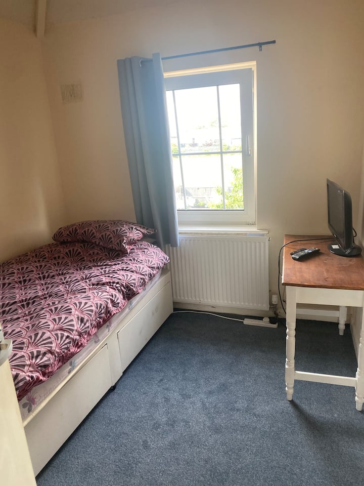 Spacious Room - Newmarket - Newmarket, UK