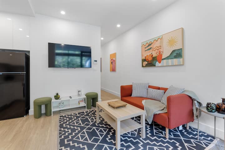 Stylish 4-bedroom Apt With Parking @Bondi Beach - Mosman
