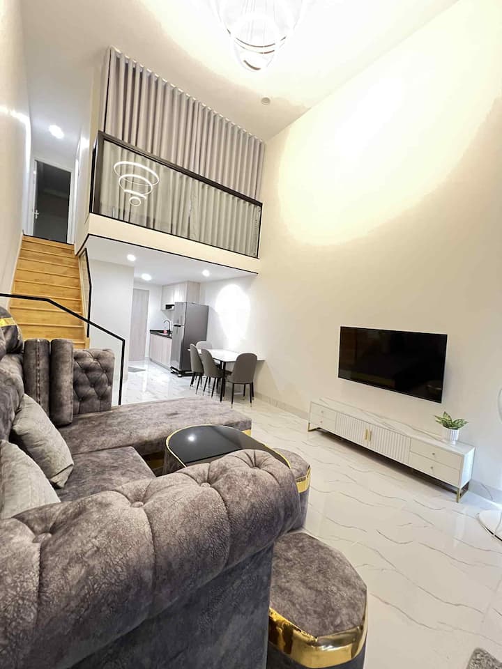 L Tower Loft
High Floor, Pool & Gym Access - Phnom Penh