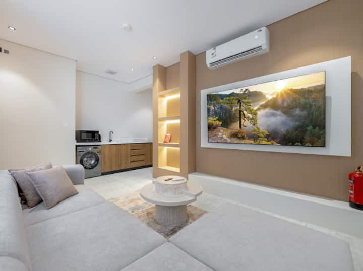 Modern 1br, 75" 4k Tv, Selfentry - Riyadh King Khalid Airport (RUH)