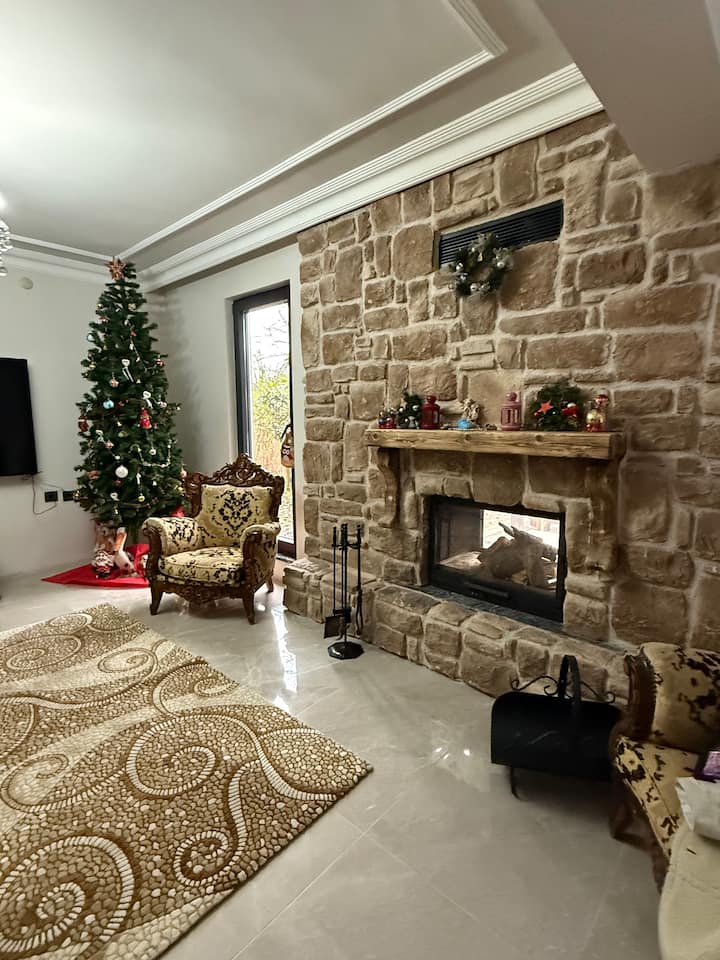 Havuzlu Jakuzili ŞöMineli Villa - Başiskele