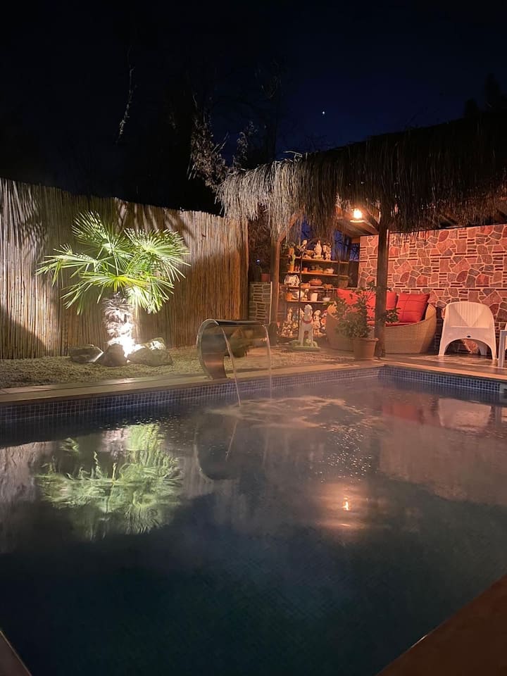 Havuzlu Jakuzili ŞöMineli Villa - Kocaeli