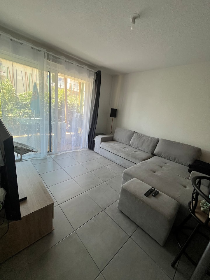 Appartement Avec Jardin Et Parking - Elne