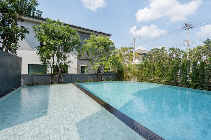 Rolling In Paradise- Marley Vibes Elevated Stay - Bang Yai