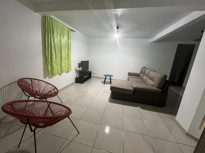 F3 Paisible Et Tranquille Avec Vue Sur Mer - Martinique