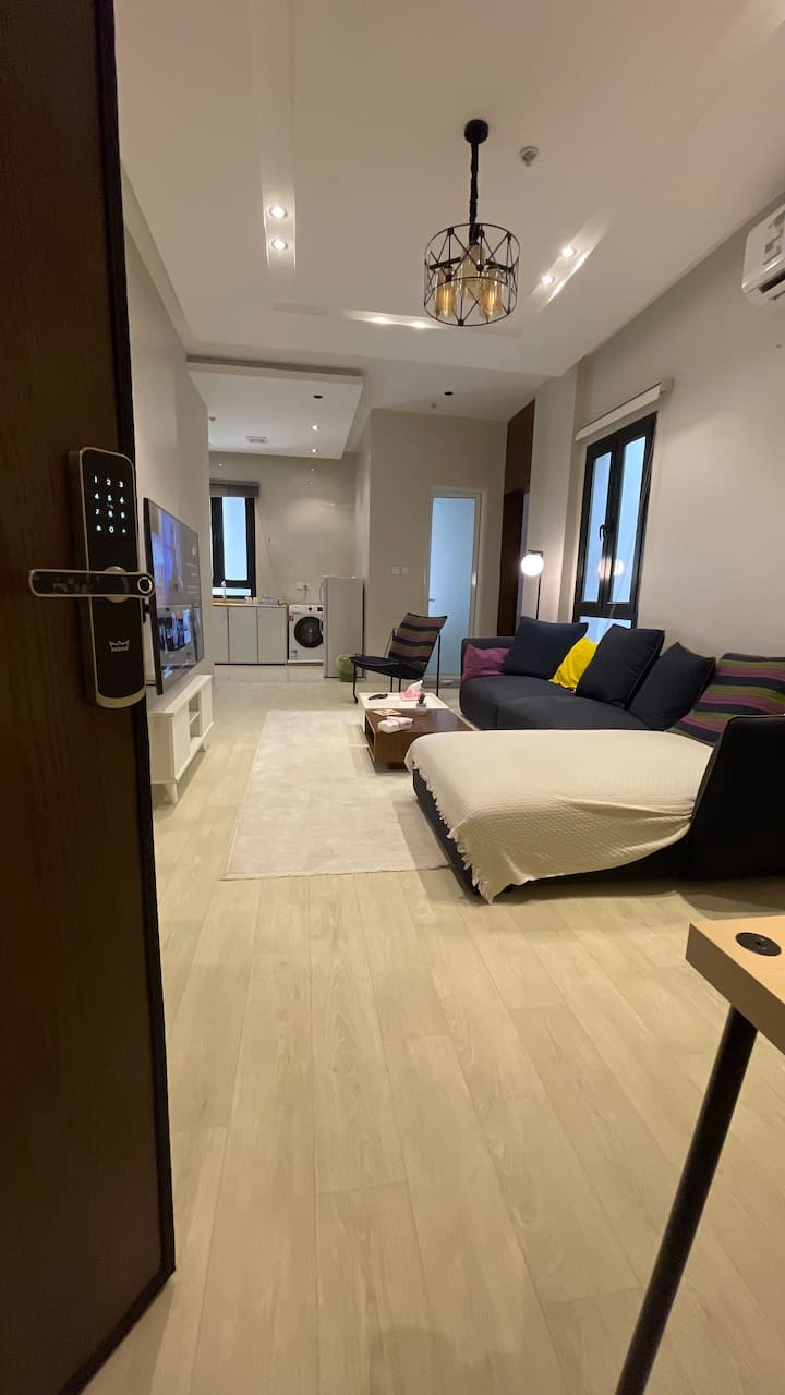شقة راقية وهادئة أمام كورنيش الراكة  "دخول ذكي" - Dammam
