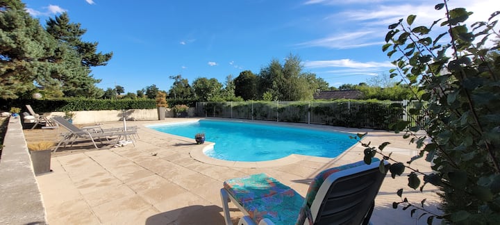 Meublé Avec Piscine, Entre Nature Et Tranquillité - Baraqueville