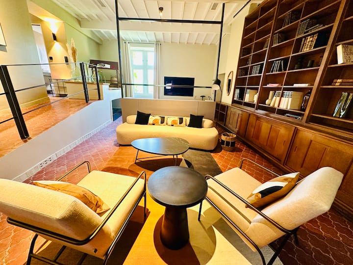 Spacieux Loft Design Et Neuf Dans Un Château. Aix. - Mimet