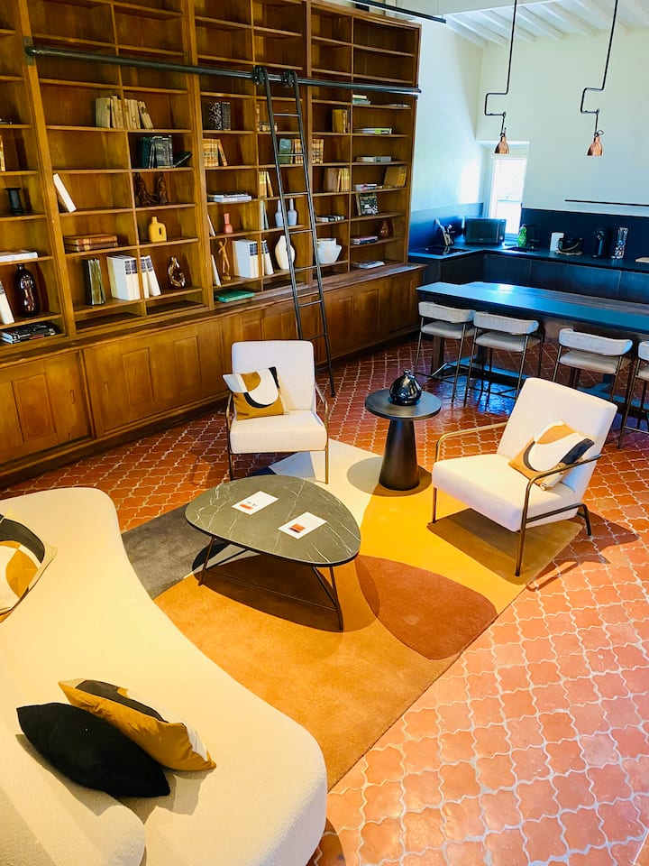 Spacieux Loft Design Et Neuf Dans Un Château. Aix. - Rousset