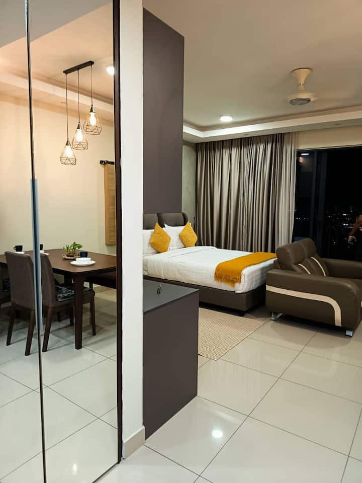 Cozy Haven Night Stop-over Stay @ Trefoil - Shah Alam