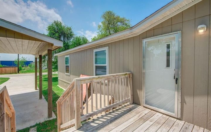 Coastal Bliss - Beach Getaway - Sleeps 10 - Texas City, TX