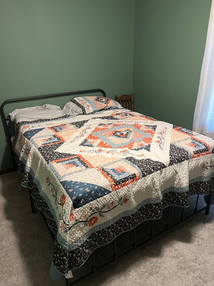 Large 4 Bedroom House. - Nebraska City, NE