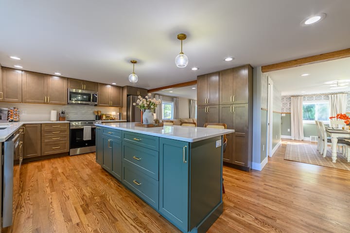 Newly Built|riverfront|kayaks|hot Tub|king|ac - Alpena, MI