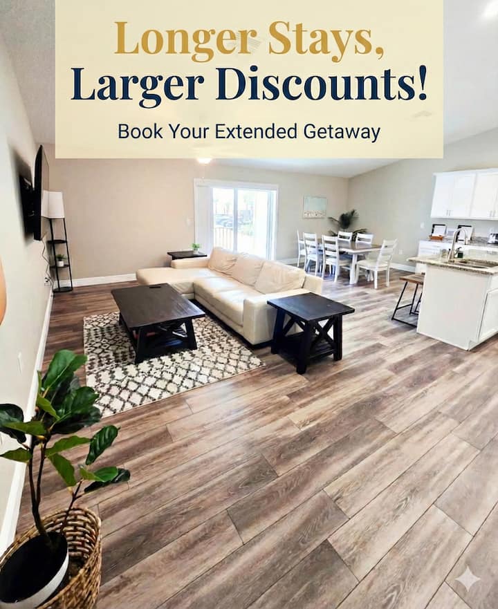 Entire Home Across Daytona Beach:sleeps 8,2.5 Bath - Daytona Beach Shores, FL