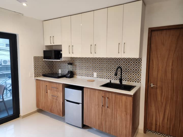 Moderno Estudio Con Balcón Y Ac | Col. Americana - Guadalajara