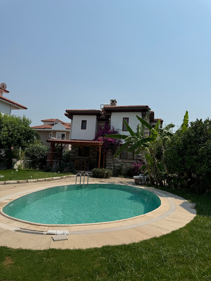 Taş Villa 4+1, Bahçe & Havuz - Dalyan