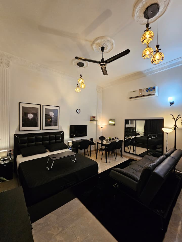 Black Studio|free Parking| Burj Khalifa 10 Mins - Dubai