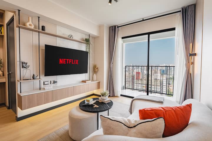 New Luxury Apt/ City View 22nd Floor /Pool / Gym - Peru