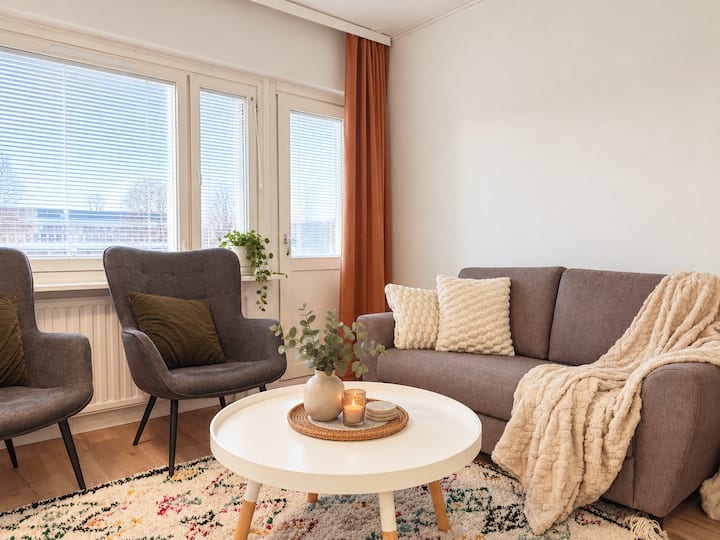 @Värikäsalbert 2mh | Ydinkeskusta | Pysäköinti - Oulu