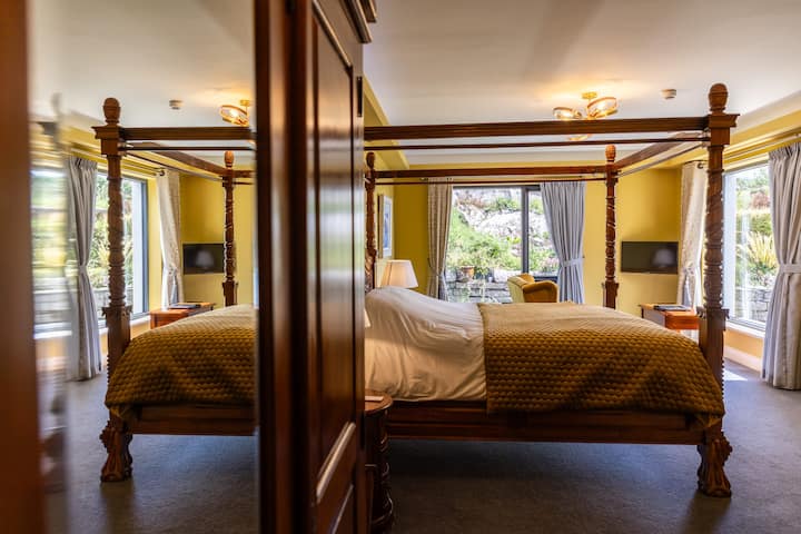 The Annex @ Ballinalacken Castle - Doolin