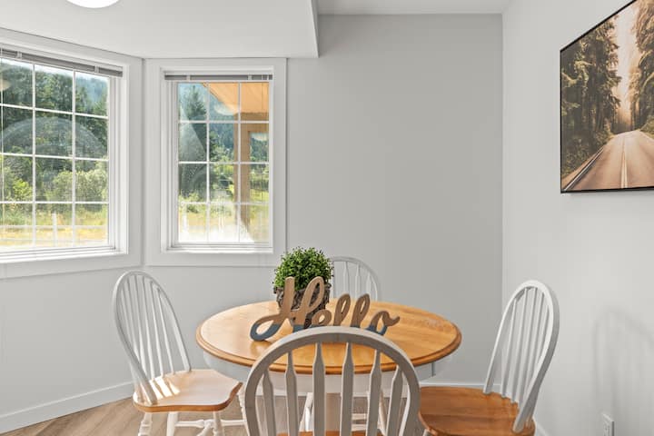 The Family Retreat - Lower Suite - Vernon