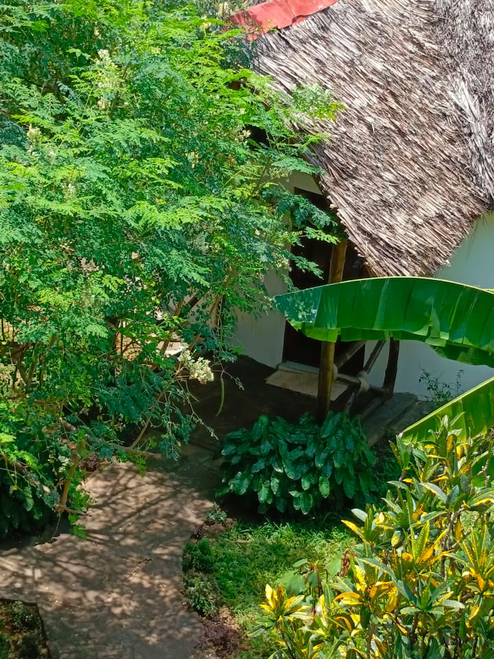 Karibu To Our Makuti Breeze  Villa. - Mombasa