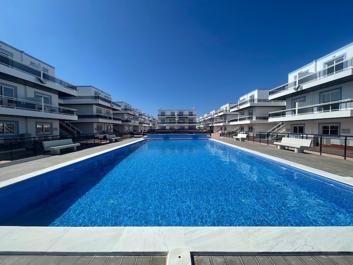 Amazing 4 Bedroom Villa By The Sea - Monte Gordo