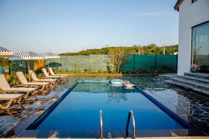 ვილა ვარდი - Georgia