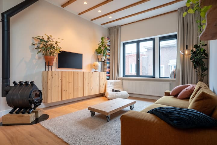 Uniek Split-level Appartement Met Ruim Dakterras - Amsterdam