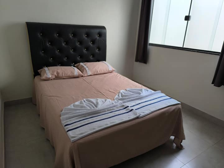 Apto 01 Próx "Pampulha"/ Ar Condicionado. - Montes Claros