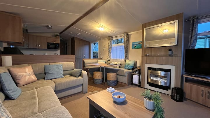 Holiday Home In Penrhos Park, Llanrhystud
Wales - England