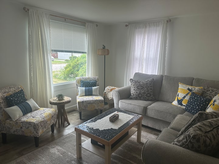 The Guesthouse - Beverly Shores, IN