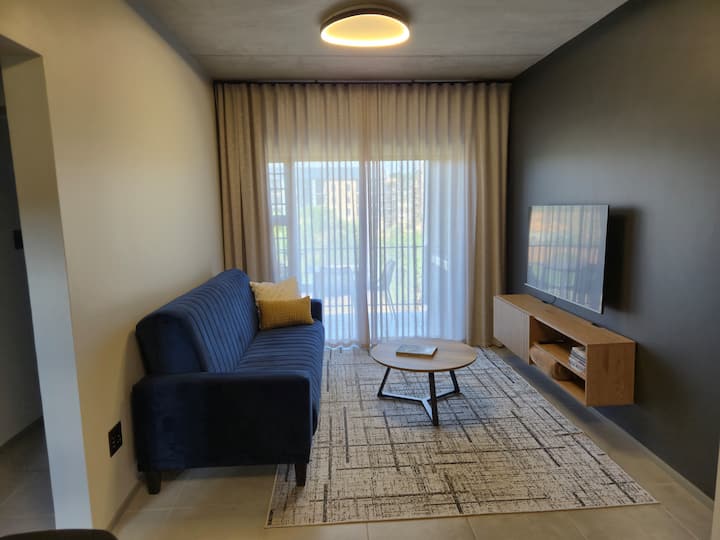 Stylish 2 Room Apartment For 4 Next To Castle Gate - Centurion