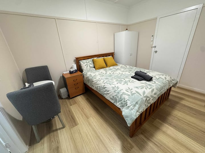 Cozy New Simple Studio - Brisbane