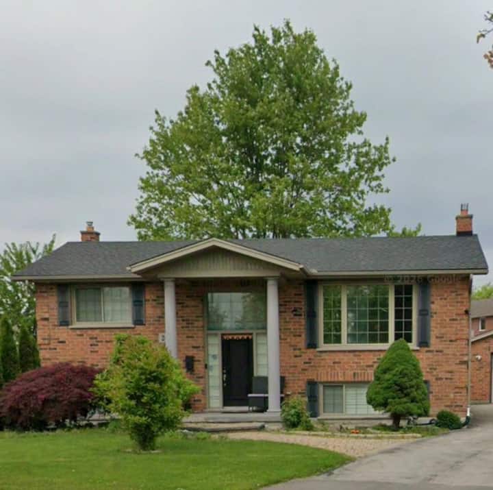 Comfy Cozy Suite - Welland