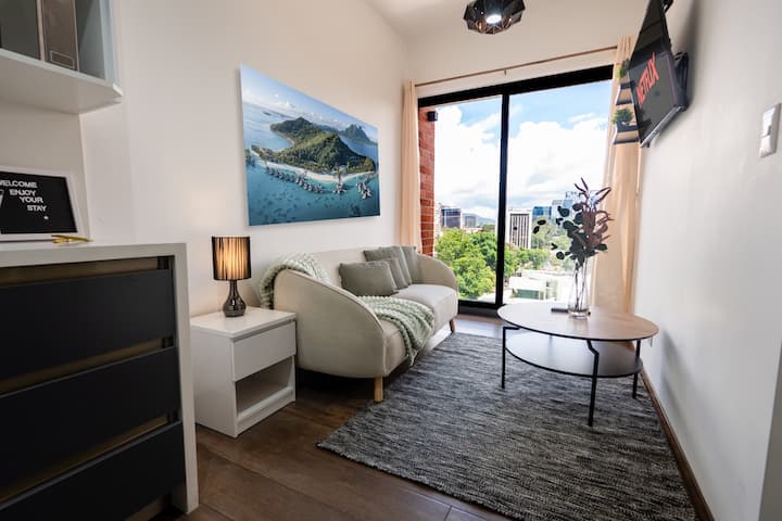 Moderno Y Céntrico Apartamento Con Gym Y Piscina. - Guatemala City