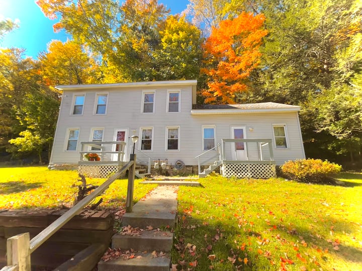 Studio Apartment In Downtown! - Saratoga Springs, NY