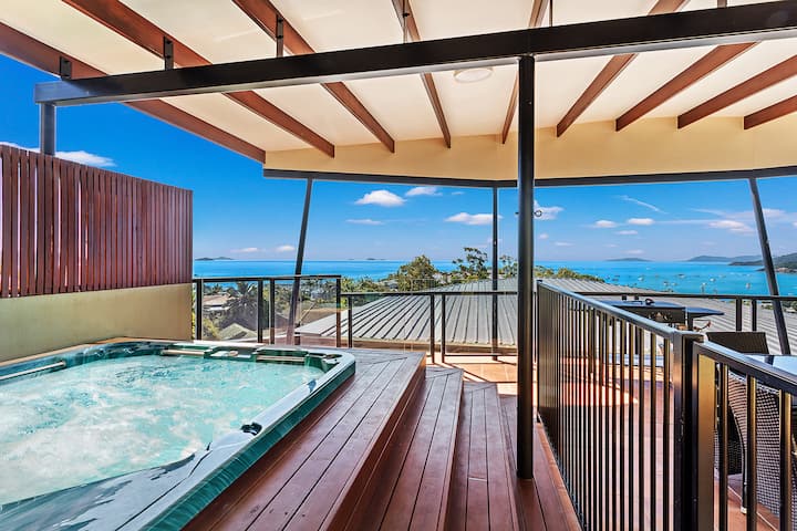 Whiskey On Orana - Airlie Beach