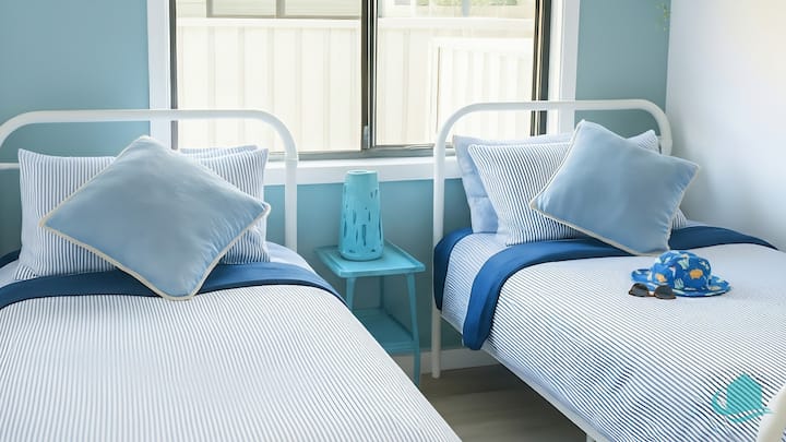 Barefoot At Blacksmiths Beach - Swansea