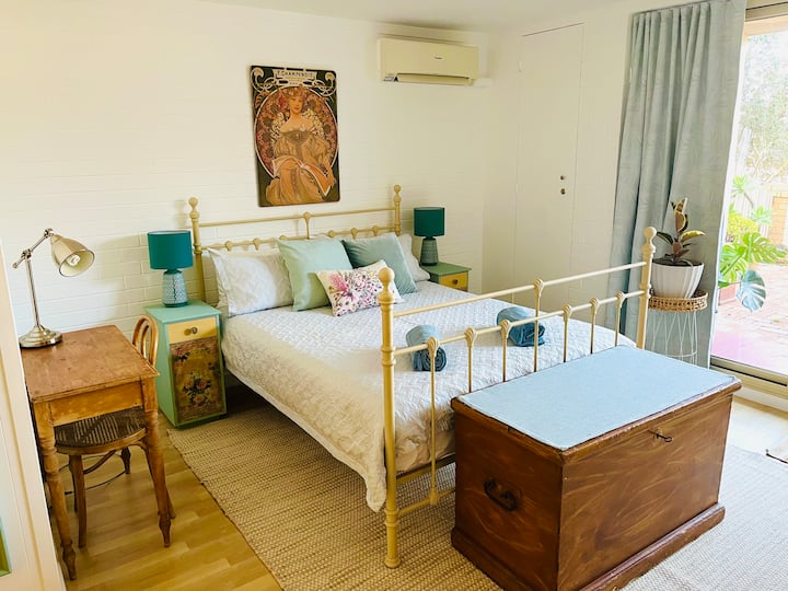Port City Courtyard Apartment - East Fremantle