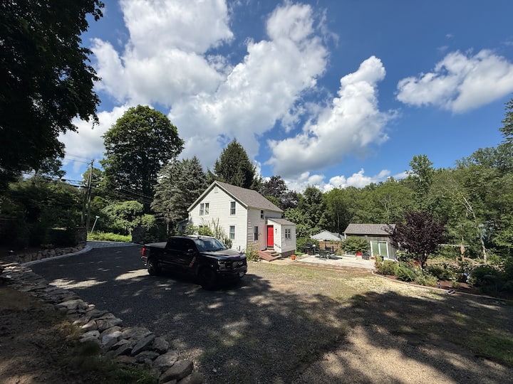 House In Weston - Weston, CT