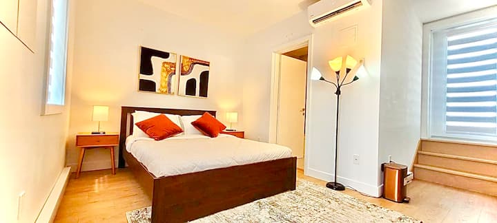 Tiny Penthouse | Big Balcony | Central & Cozy - Montreal