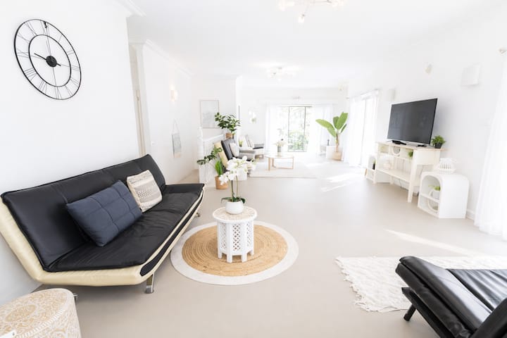 Spacious Terrace House With Parking+garden+bbq. - Bondi Beach