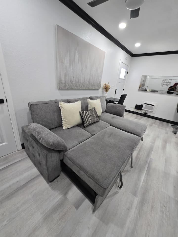 Glam House - Claremont, CA
