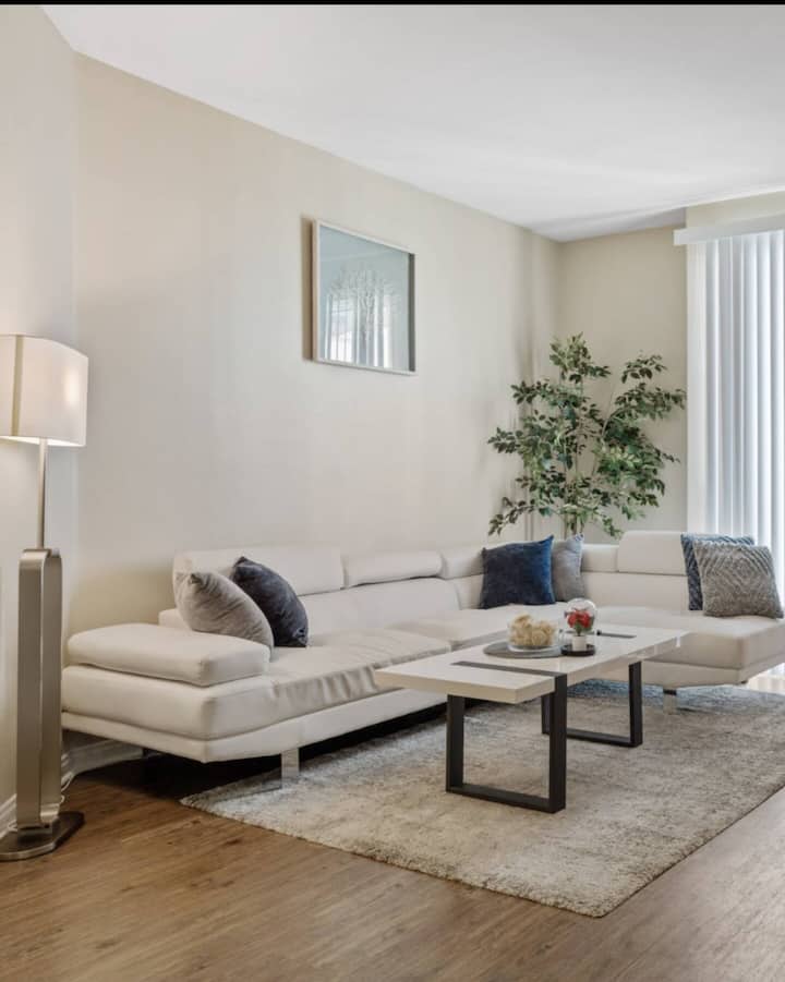 Specious Mdr 2 Bedrooms 2 Bath W Pool Jaccuzi Gym - Marina del Rey, CA