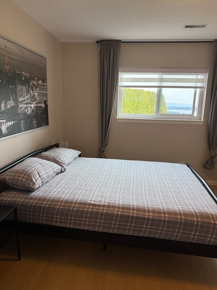 !New-renovation-separate Private Entry One Bedroom - Nanaimo