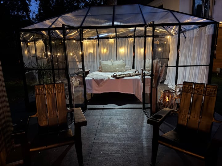 Relax&rewind In The Glass House - Hudson, WI