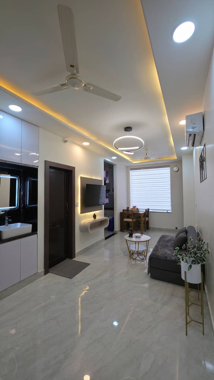 Comfy 2bhk - Netflix, Snacks & Beverages, Inverter - Jaipur